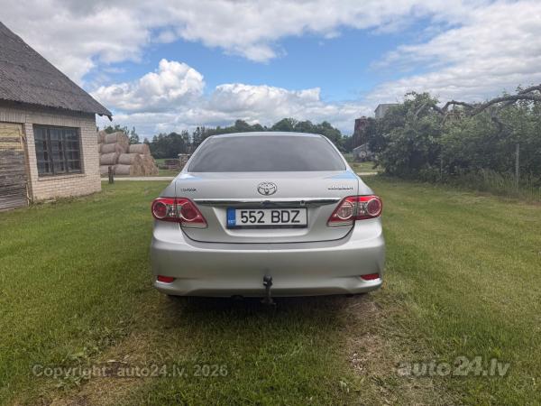 Grey Toyota Corolla 2011 in Tartu, with an engine capacity of 1.60 L and mileage of 240 thousand km for 4500 €, photo 7 on AUTOMOTO.COM.LV