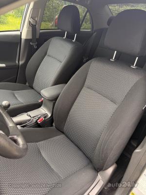Grey Toyota Corolla 2011 in Tartu, with an engine capacity of 1.60 L and mileage of 240 thousand km for 4500 €, photo 14 on AUTOMOTO.COM.LV
