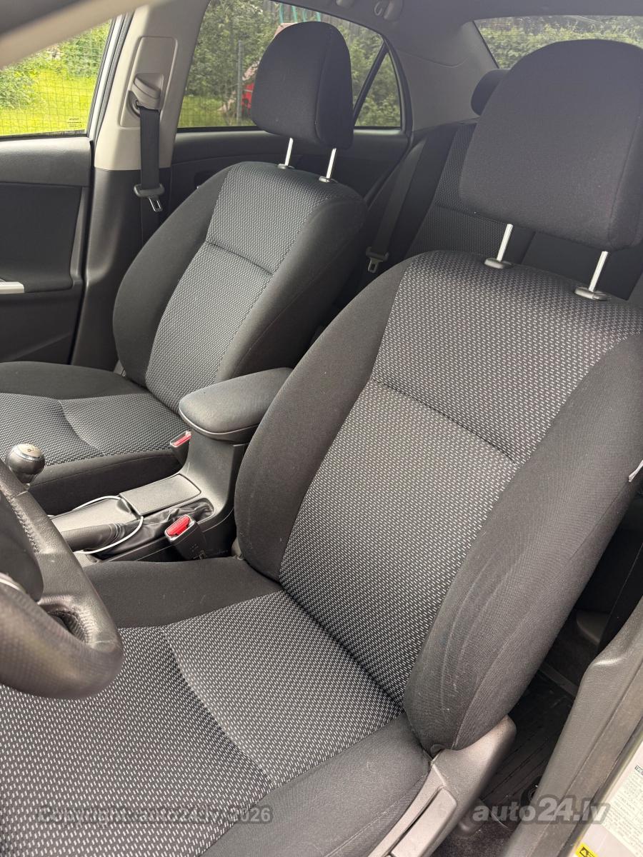 Grey Toyota Corolla 2011 in Tartu, with an engine capacity of 1.60 L and mileage of 240 thousand km for 4500 €, photo 14 on AUTOMOTO.COM.LV