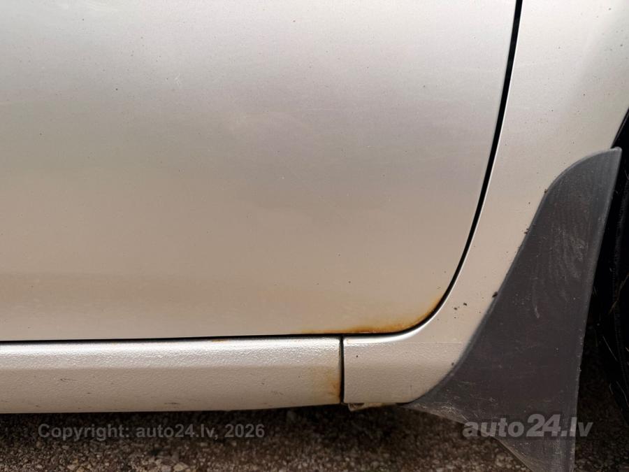 Grey Toyota Corolla 2011 in Tartu, with an engine capacity of 1.60 L and mileage of 240 thousand km for 4500 €, photo 21 on AUTOMOTO.COM.LV