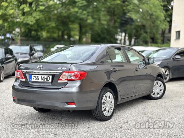 Pelēks Toyota Corolla 2011 Tartu, ar dzinēja tilpumu 1.40 L un nobraukumu 216 tūkst. km par 3999 €, foto 2 vietnē AUTOMOTO.COM.LV