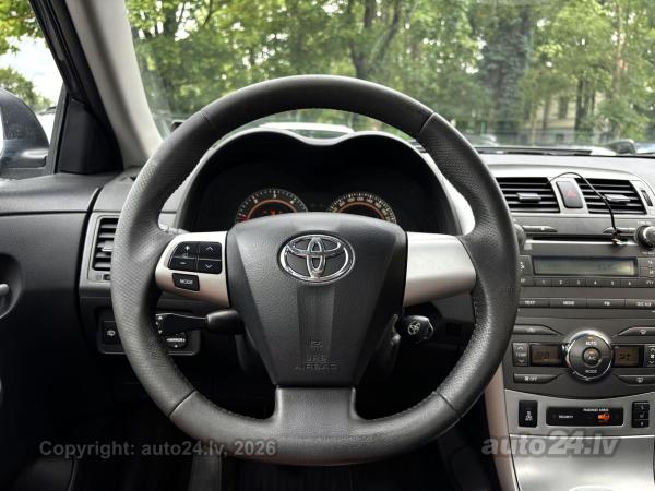 Pelēks Toyota Corolla 2011 Tartu, ar dzinēja tilpumu 1.40 L un nobraukumu 216 tūkst. km par 3999 €, foto 8 vietnē AUTOMOTO.COM.LV