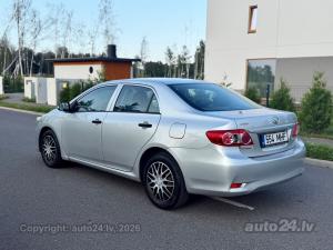 Pelēks Toyota Corolla 2011 Tartu, ar dzinēja tilpumu 1.60 L un nobraukumu 287 tūkst. km par 2990 €, foto 5 vietnē AUTOMOTO.COM.LV
