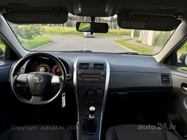 Grey Toyota Corolla 2011 in Tartu, with an engine capacity of 1.60 L and mileage of 287 thousand km for 2990 €, photo 7 on AUTOMOTO.COM.LV