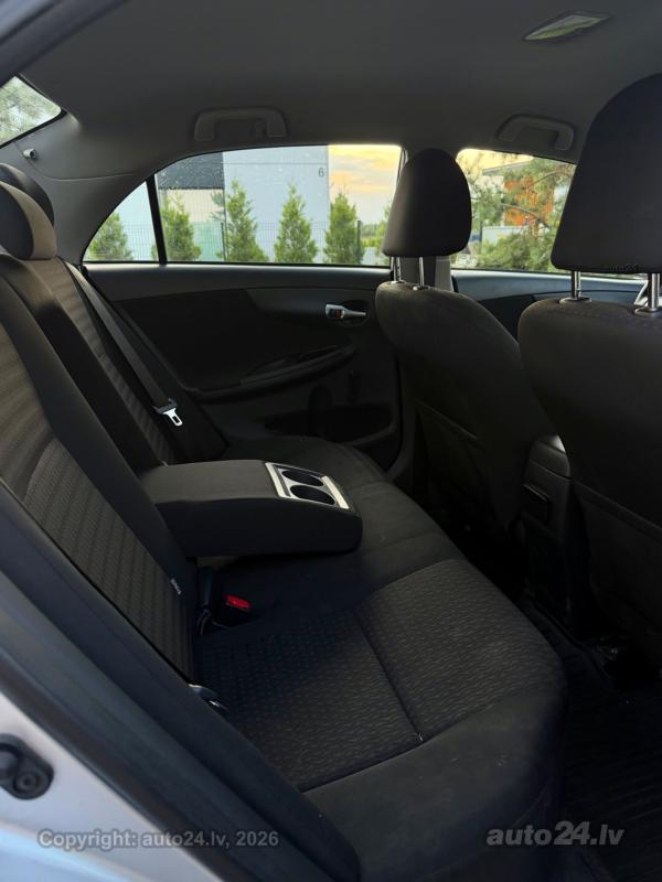 Grey Toyota Corolla 2011 in Tartu, with an engine capacity of 1.60 L and mileage of 287 thousand km for 2990 €, photo 9 on AUTOMOTO.COM.LV
