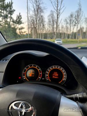 Pelēks Toyota Corolla 2011 Tartu, ar dzinēja tilpumu 1.60 L un nobraukumu 287 tūkst. km par 2990 €, foto 11 vietnē AUTOMOTO.COM.LV