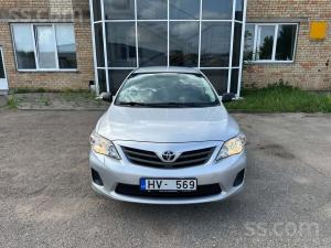 Pelēks Toyota Corolla 2011 Jelgava, ar dzinēja tilpumu 1.60 L un nobraukumu 173 tūkst. km par 3650 €, foto 3 vietnē AUTOMOTO.COM.LV
