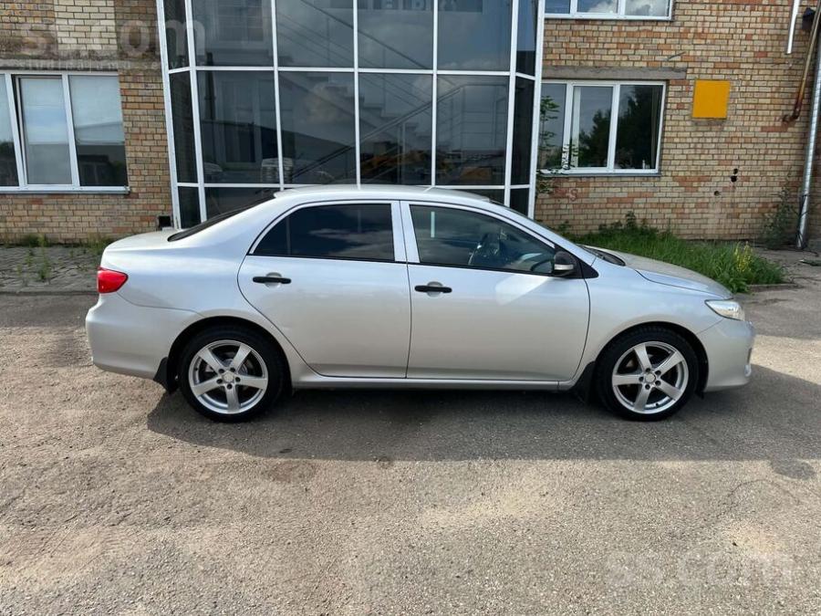 Pelēks Toyota Corolla 2011 Jelgava, ar dzinēja tilpumu 1.60 L un nobraukumu 173 tūkst. km par 3650 €, foto 5 vietnē AUTOMOTO.COM.LV