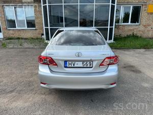 Pelēks Toyota Corolla 2011 Jelgava, ar dzinēja tilpumu 1.60 L un nobraukumu 173 tūkst. km par 3650 €, foto 8 vietnē AUTOMOTO.COM.LV