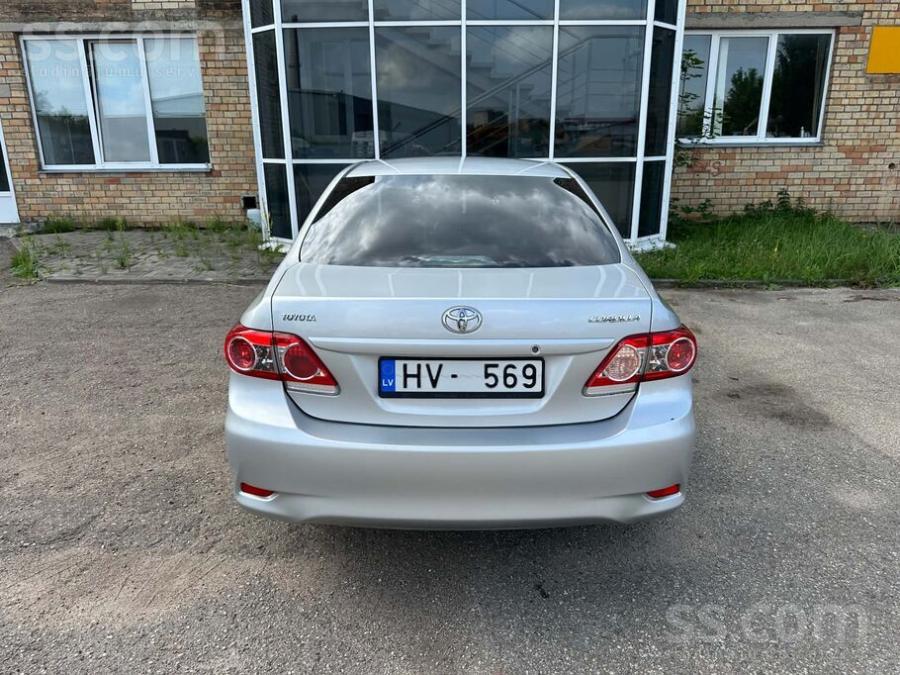 Pelēks Toyota Corolla 2011 Jelgava, ar dzinēja tilpumu 1.60 L un nobraukumu 173 tūkst. km par 3650 €, foto 8 vietnē AUTOMOTO.COM.LV
