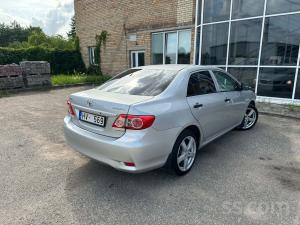 Pelēks Toyota Corolla 2011 Jelgava, ar dzinēja tilpumu 1.60 L un nobraukumu 173 tūkst. km par 3650 €, foto 9 vietnē AUTOMOTO.COM.LV