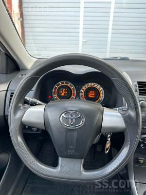 Pelēks Toyota Corolla 2011 Jelgava, ar dzinēja tilpumu 1.60 L un nobraukumu 173 tūkst. km par 3650 €, foto 11 vietnē AUTOMOTO.COM.LV