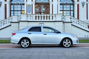 Grey Toyota Corolla 2011 in Jelgava, with an engine capacity of 1.60 L and mileage of 173 thousand km for 4290 €, photo 5 on AUTOMOTO.COM.LV