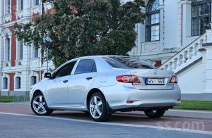 Grey Toyota Corolla 2011 in Jelgava, with an engine capacity of 1.60 L and mileage of 173 thousand km for 4290 €, photo 6 on AUTOMOTO.COM.LV