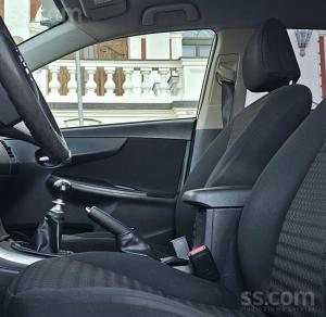 Grey Toyota Corolla 2011 in Jelgava, with an engine capacity of 1.60 L and mileage of 173 thousand km for 4290 €, photo 9 on AUTOMOTO.COM.LV