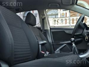 Grey Toyota Corolla 2011 in Jelgava, with an engine capacity of 1.60 L and mileage of 173 thousand km for 4290 €, photo 10 on AUTOMOTO.COM.LV