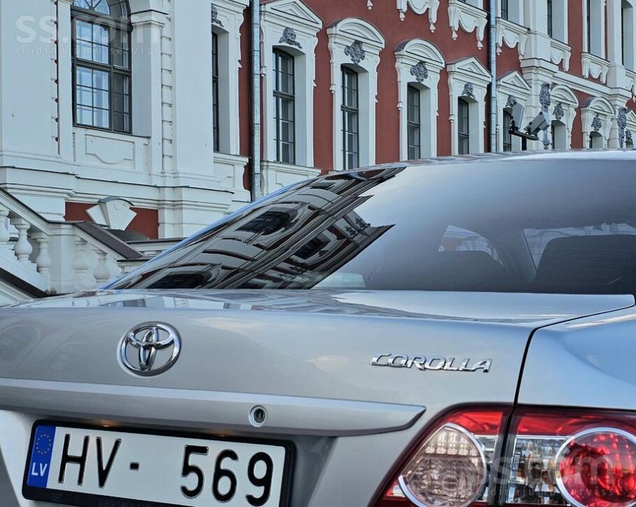 Grey Toyota Corolla 2011 in Jelgava, with an engine capacity of 1.60 L and mileage of 173 thousand km for 4290 €, photo 20 on AUTOMOTO.COM.LV
