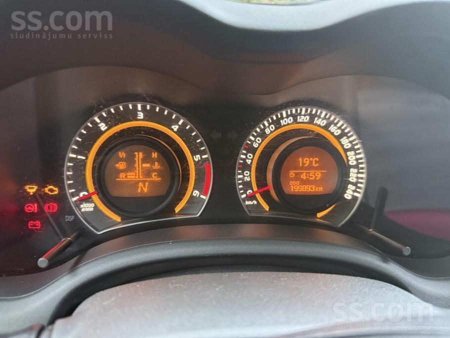 Pelēks Toyota Corolla 2011 Rīga, ar dzinēja tilpumu 1.40 L un nobraukumu 200 tūkst. km par 4200 €, foto 7 vietnē AUTOMOTO.COM.LV
