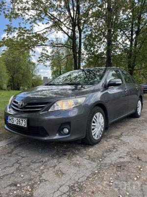 Grey Toyota Corolla 2011 in Riga, with an engine capacity of 1.60 L and mileage of 199 thousand km for 3500 €, photo 3 on AUTOMOTO.COM.LV