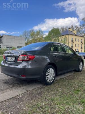 Grey Toyota Corolla 2011 in Riga, with an engine capacity of 1.60 L and mileage of 199 thousand km for 3500 €, photo 4 on AUTOMOTO.COM.LV