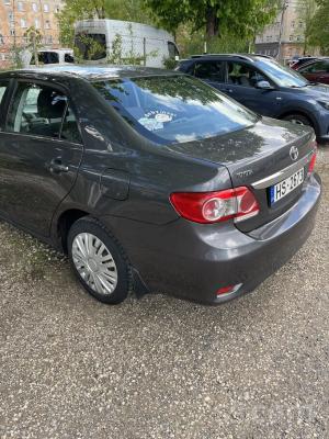 Grey Toyota Corolla 2011 in Riga, with an engine capacity of 1.60 L and mileage of 199 thousand km for 3500 €, photo 5 on AUTOMOTO.COM.LV