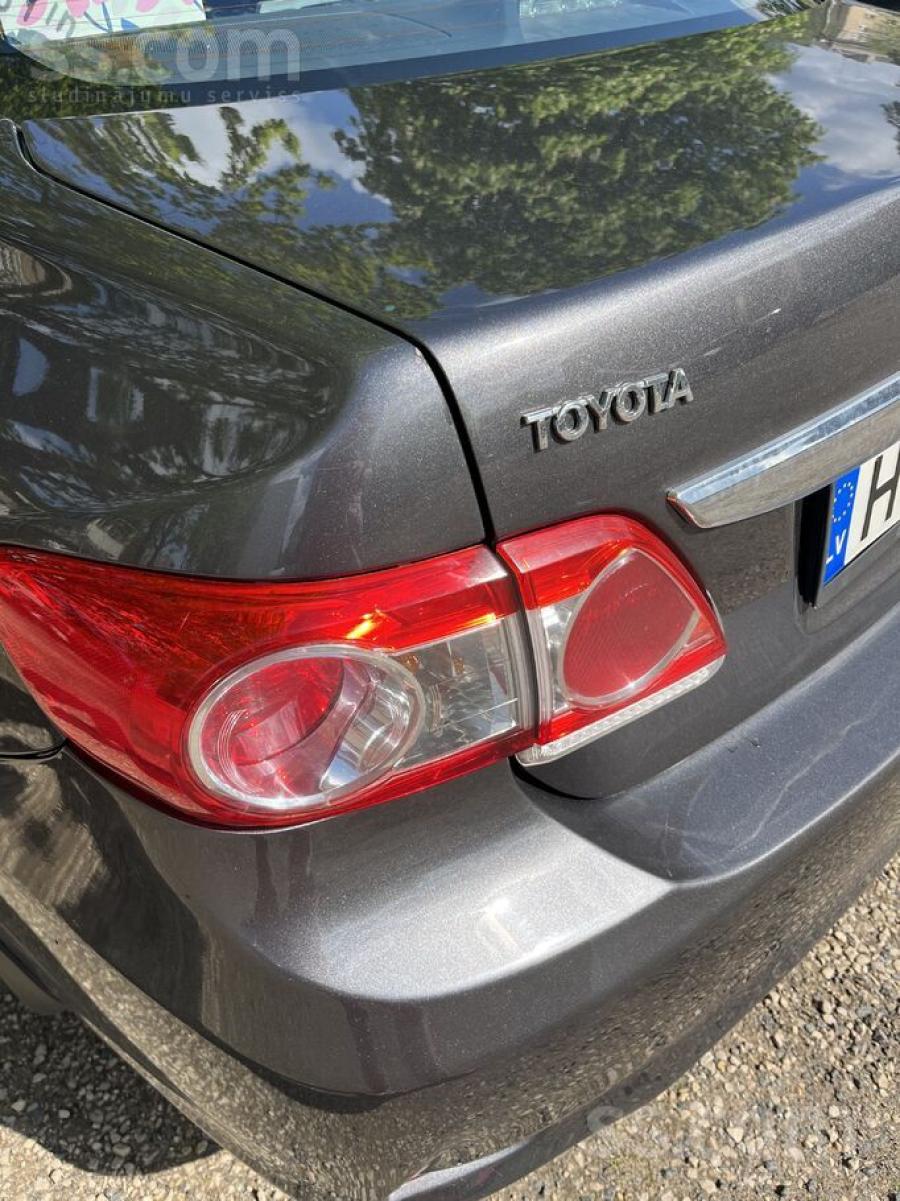 Grey Toyota Corolla 2011 in Riga, with an engine capacity of 1.60 L and mileage of 199 thousand km for 3500 €, photo 11 on AUTOMOTO.COM.LV