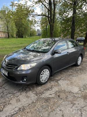 Pelēks Toyota Corolla 2011 Rīga, ar dzinēja tilpumu 1.60 L un nobraukumu 199 tūkst. km par 3300 €, foto  vietnē AUTOMOTO.COM.LV