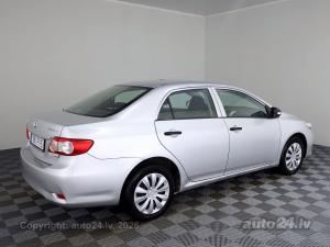 Grey Toyota Corolla 2011 in Tallinn, with an engine capacity of 1.30 L and mileage of 293 thousand km for 1999 €, photo 4 on AUTOMOTO.COM.LV