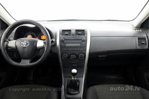 Grey Toyota Corolla 2011 in Tallinn, with an engine capacity of 1.30 L and mileage of 293 thousand km for 1999 €, photo 6 on AUTOMOTO.COM.LV