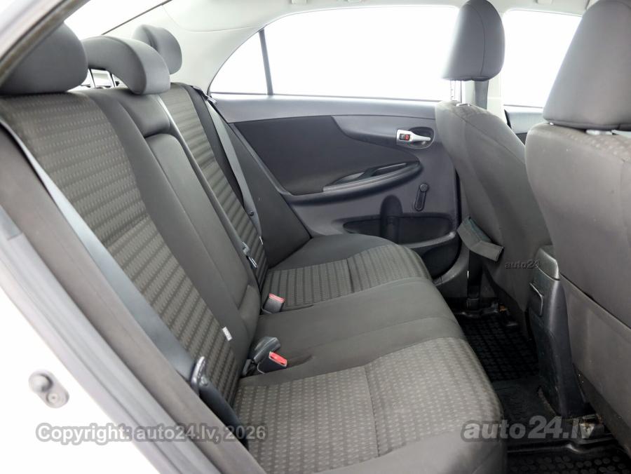 Grey Toyota Corolla 2011 in Tallinn, with an engine capacity of 1.30 L and mileage of 293 thousand km for 1999 €, photo 8 on AUTOMOTO.COM.LV