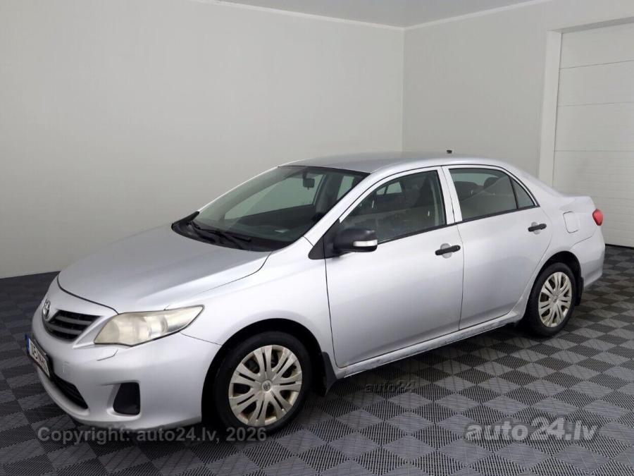 Pelēks Toyota Corolla 2012 Tallina, ar dzinēja tilpumu 1.60 L un nobraukumu 596 tūkst. km par 1199 €, foto 2 vietnē AUTOMOTO.COM.LV