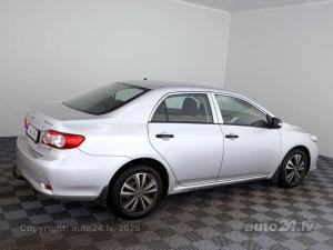 Pelēks Toyota Corolla 2012 Tallina, ar dzinēja tilpumu 1.60 L un nobraukumu 596 tūkst. km par 1199 €, foto 3 vietnē AUTOMOTO.COM.LV