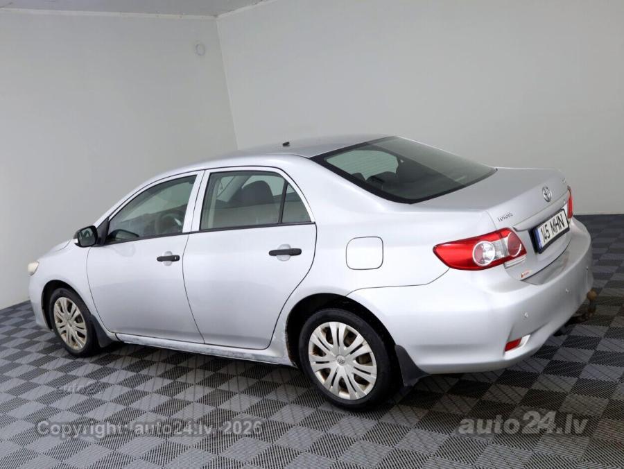 Pelēks Toyota Corolla 2012 Tallina, ar dzinēja tilpumu 1.60 L un nobraukumu 596 tūkst. km par 1199 €, foto 4 vietnē AUTOMOTO.COM.LV