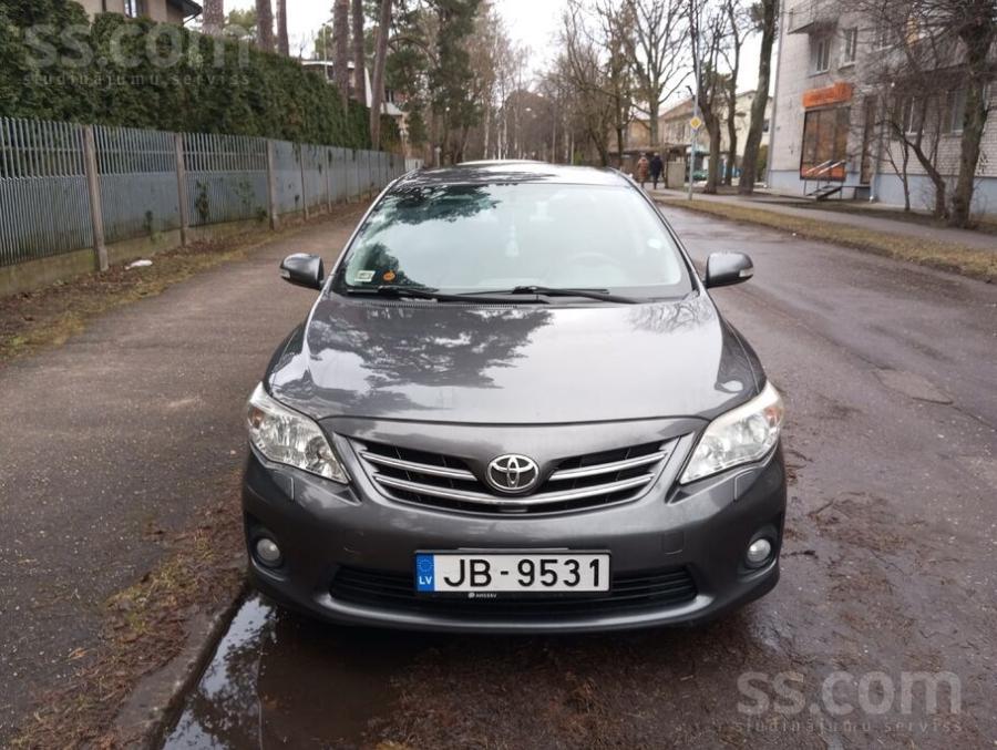 Grey Toyota Corolla 2012 in Jurmala, with an engine capacity of 1.40 L and mileage of 183 thousand km for 6200 €, photo 1 on AUTOMOTO.COM.LV