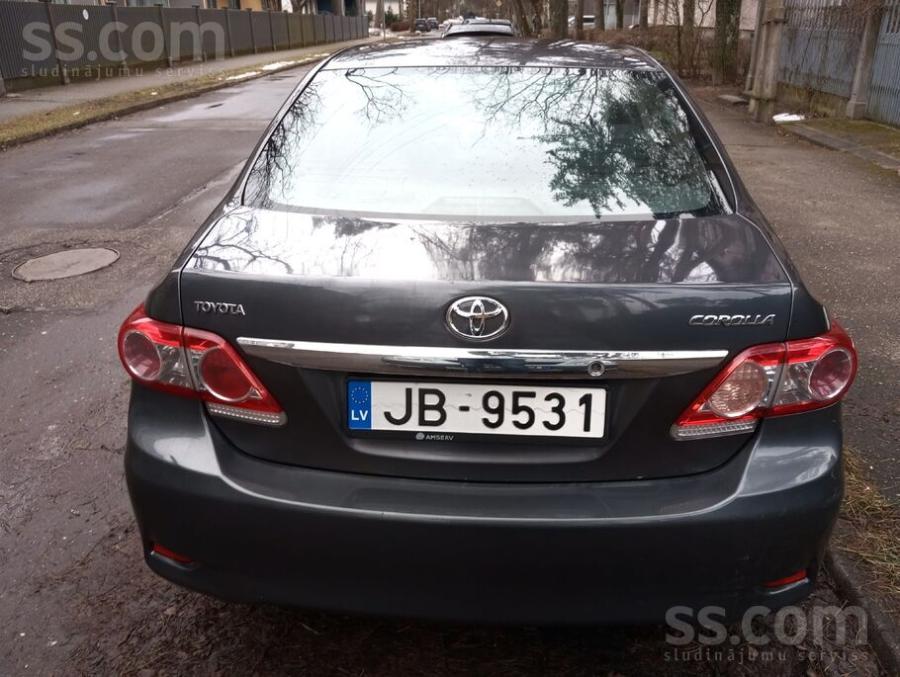 Grey Toyota Corolla 2012 in Jurmala, with an engine capacity of 1.40 L and mileage of 183 thousand km for 6000 €, photo 2 on AUTOMOTO.COM.LV