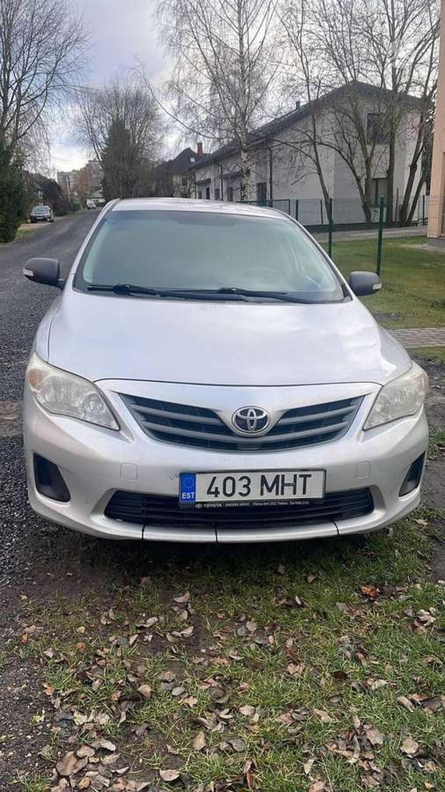 Grey Toyota Corolla 2012 in Riga, with an engine capacity of 1.60 L and mileage of 188 thousand km for 3500 €, photo 1 on AUTOMOTO.COM.LV