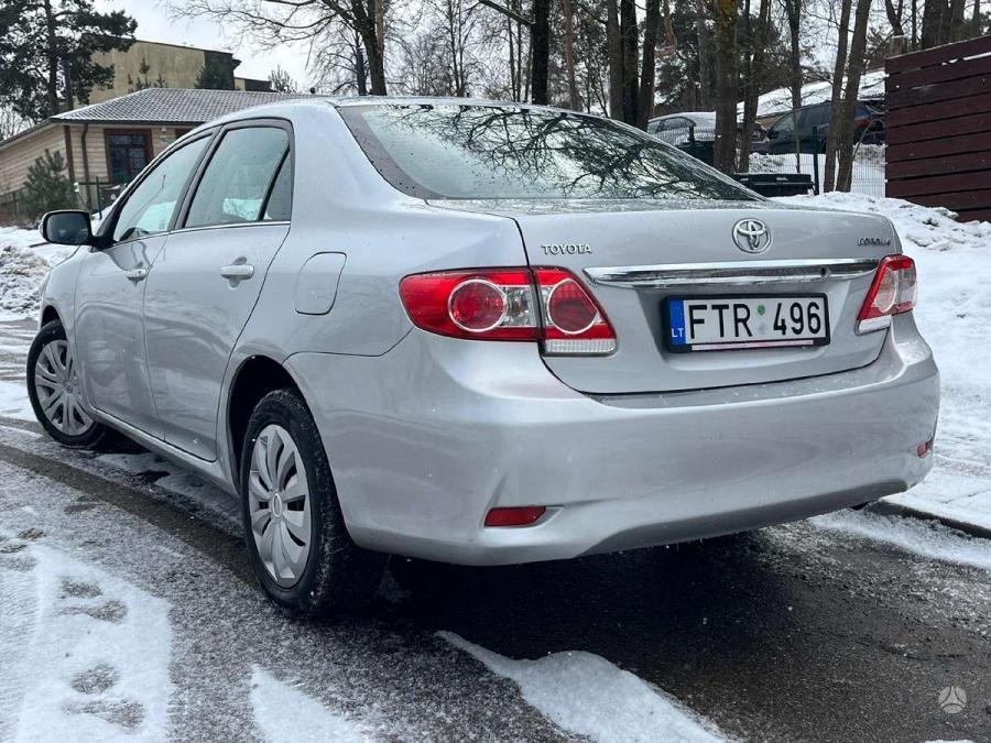 Grey Toyota Corolla 2012 in Vilnius, with an engine capacity of 1.60 L and mileage of 142 thousand km for 4490 €, photo 7 on AUTOMOTO.COM.LV
