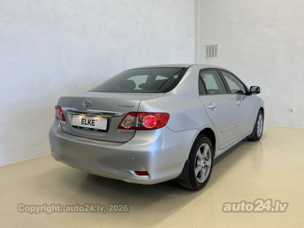 Grey Toyota Corolla 2012 in Rakvere, with an engine capacity of 1.60 L and mileage of 38 thousand km for 8490 €, photo 2 on AUTOMOTO.COM.LV