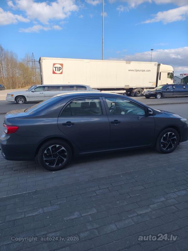 Pelēks Toyota Corolla 2012 Tallina, ar dzinēja tilpumu 1.30 L un nobraukumu 181 tūkst. km par 3700 €, foto 4 vietnē AUTOMOTO.COM.LV