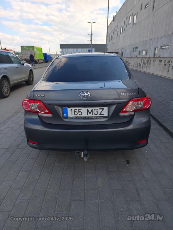 Pelēks Toyota Corolla 2012 Tallina, ar dzinēja tilpumu 1.30 L un nobraukumu 181 tūkst. km par 3700 €, foto 7 vietnē AUTOMOTO.COM.LV