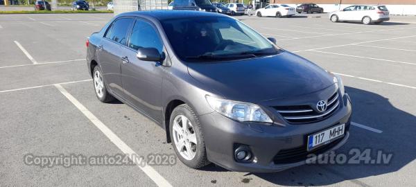Pelēks Toyota Corolla 2012 Tallina, ar dzinēja tilpumu 1.60 L un nobraukumu 198 tūkst. km par 5500 €, foto 2 vietnē AUTOMOTO.COM.LV