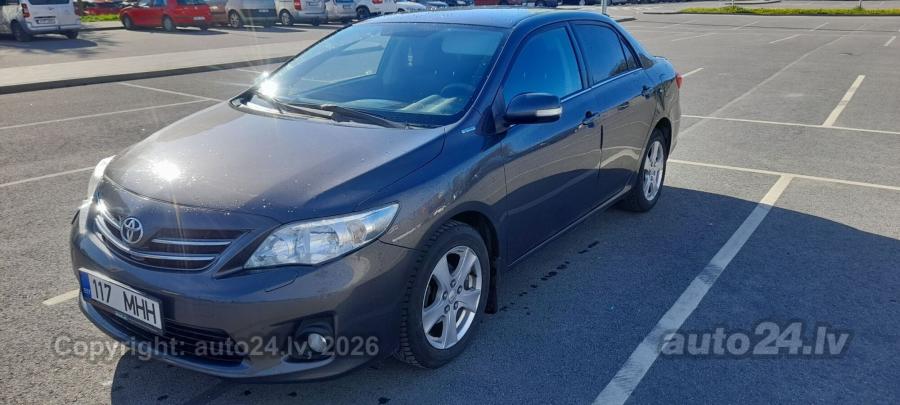Pelēks Toyota Corolla 2012 Tallina, ar dzinēja tilpumu 1.60 L un nobraukumu 198 tūkst. km par 5500 €, foto 4 vietnē AUTOMOTO.COM.LV