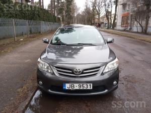 Pelēks Toyota Corolla 2012 Jūrmala, ar dzinēja tilpumu 1.40 L un nobraukumu 189 tūkst. km par 5500 €, foto  vietnē AUTOMOTO.COM.LV