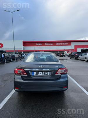 Pelēks Toyota Corolla 2012 Jūrmala, ar dzinēja tilpumu 1.40 L un nobraukumu 190 tūkst. km par 4700 €, foto 5 vietnē AUTOMOTO.COM.LV