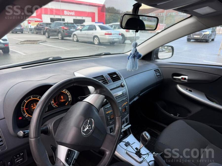 Pelēks Toyota Corolla 2012 Jūrmala, ar dzinēja tilpumu 1.40 L un nobraukumu 190 tūkst. km par 4700 €, foto 6 vietnē AUTOMOTO.COM.LV