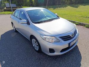 Pelēks Toyota Corolla 2012 Viļņa, ar dzinēja tilpumu 1.60 L un nobraukumu 144 tūkst. km par 4990 €, foto 4 vietnē AUTOMOTO.COM.LV