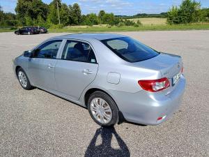 Pelēks Toyota Corolla 2012 Viļņa, ar dzinēja tilpumu 1.60 L un nobraukumu 144 tūkst. km par 4990 €, foto 7 vietnē AUTOMOTO.COM.LV