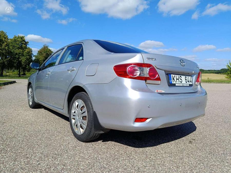 Pelēks Toyota Corolla 2012 Viļņa, ar dzinēja tilpumu 1.60 L un nobraukumu 144 tūkst. km par 4990 €, foto 8 vietnē AUTOMOTO.COM.LV