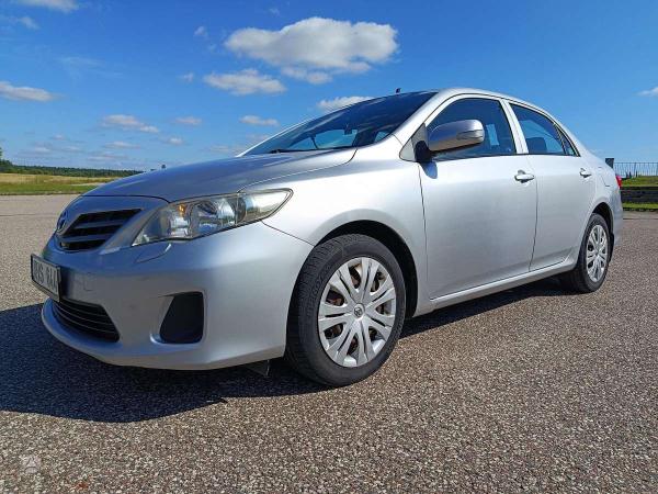 Pelēks Toyota Corolla 2012 Viļņa, ar dzinēja tilpumu 1.60 L un nobraukumu 144 tūkst. km par 4990 €, foto 8 vietnē AUTOMOTO.COM.LV