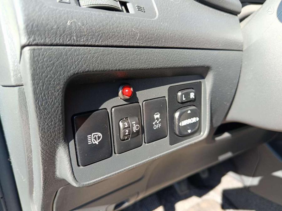 Pelēks Toyota Corolla 2012 Viļņa, ar dzinēja tilpumu 1.60 L un nobraukumu 144 tūkst. km par 4990 €, foto 30 vietnē AUTOMOTO.COM.LV